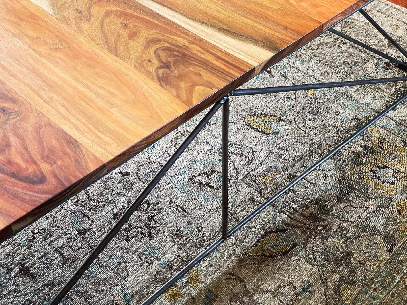 COFFEE TABLE – SYML